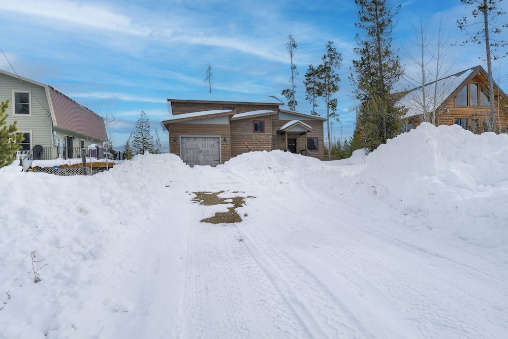 Hike + Ski: Grand Lake Cabin W/ Mtn-view Deck - Grand Lake, CO