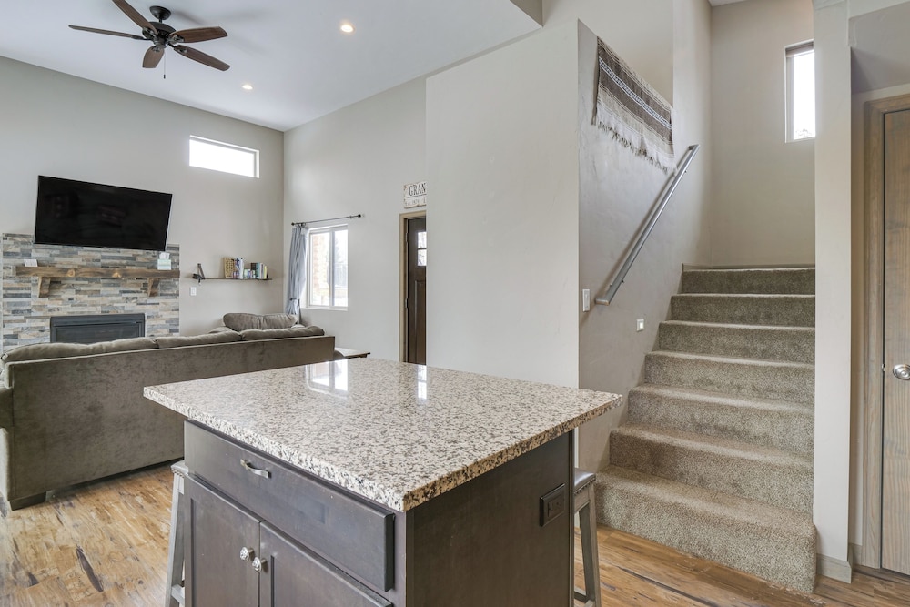 Hike + Ski: Grand Lake Cabin W/ Mtn-view Deck - Grand Lake, CO