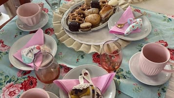Pequeno-almoço tipo buffet diário incluído