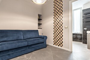 Quarto Duplo ou Twin Deluxe | Sala de estar | Smart TV de 30 polegadas com canais digitais, impressoras 