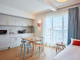 Apartamento, 1 cama de casal e sofá-cama | Roupas de cama premium, camas com colchões pillow-top