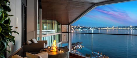 Suíte, 1 quarto, terraço, vista para o mar | Terraço/pátio