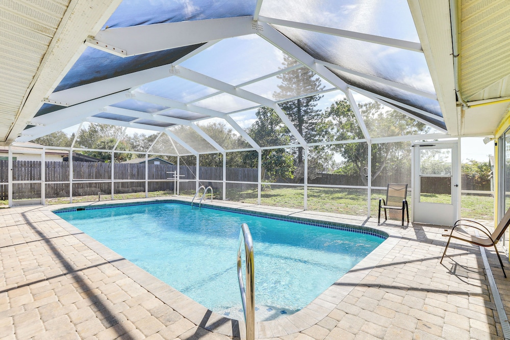 Sarasota Home W/ Heated Pool: 3 Mi To Airport! - Sarasota, FL