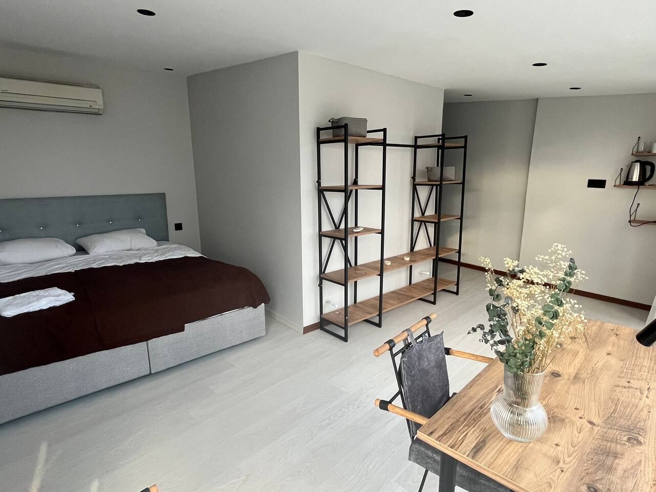 Suite-Estúdio Design | Com decoração personalizada, com mobília individualizada, secretária 