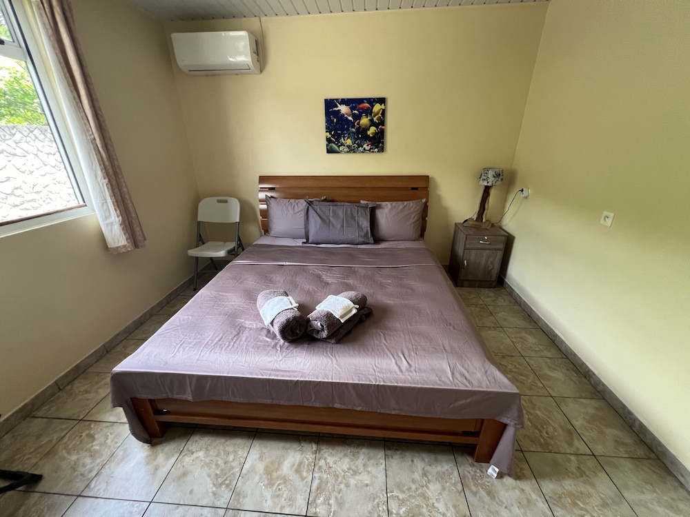 Ce Logement Familial Est à 5 Minutes à Pied De Divers Sites Et Commodités - Tahiti