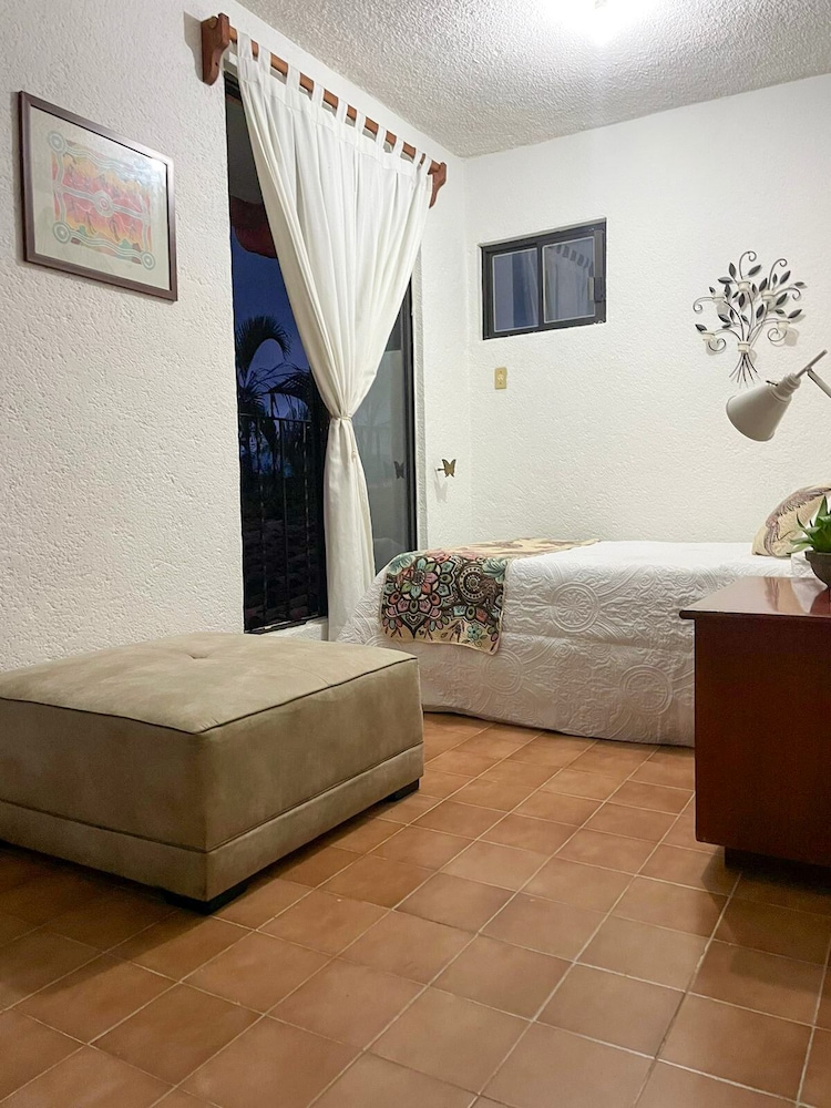 Beautiful View In Private Room With Private Kitchen And Bathroom. - Ixtapa Zihuatanejo