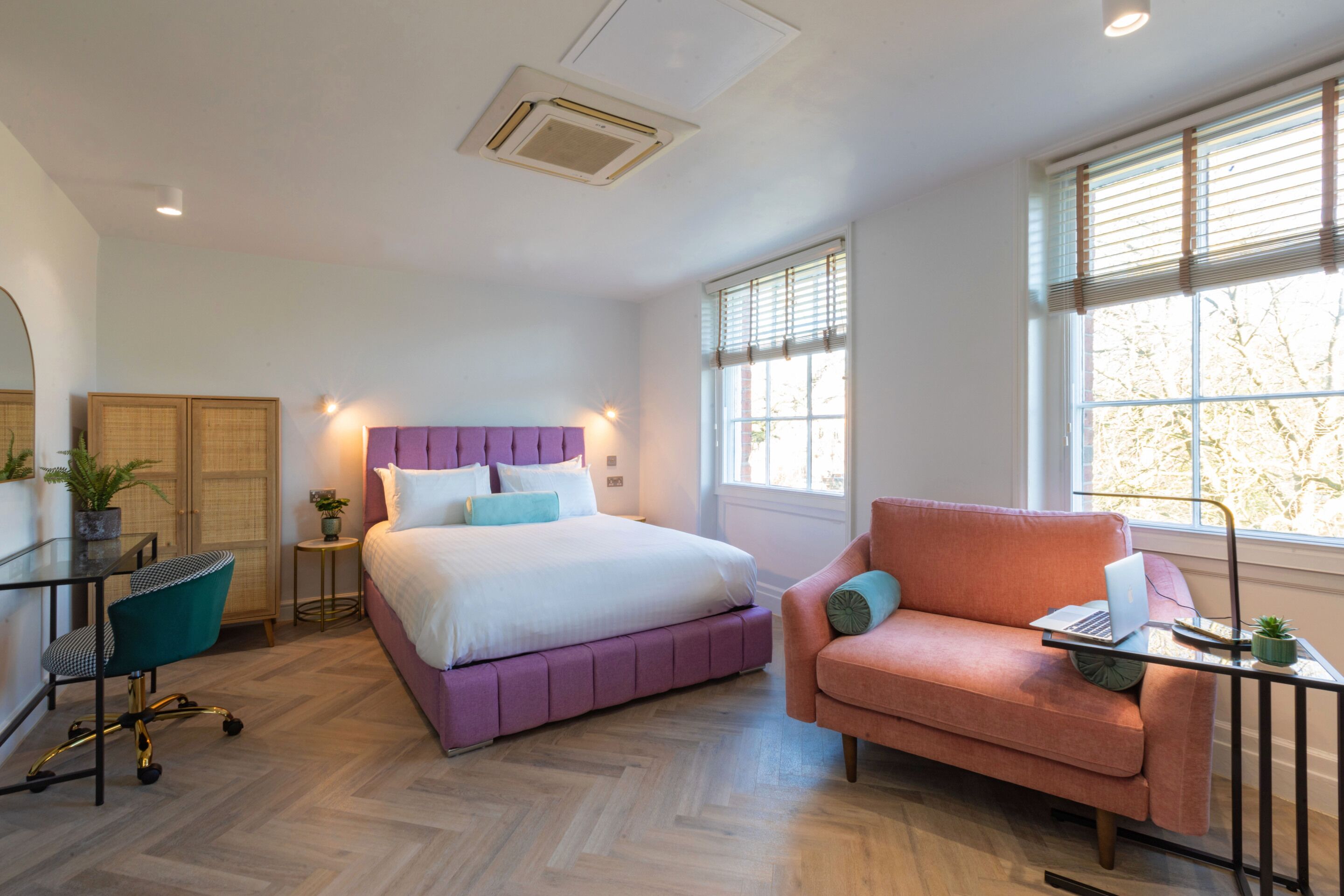 Superior Studio Plus Separate Bedroom (2bed,2bath) - Preston