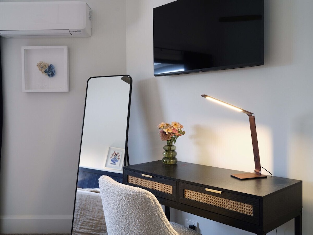 Shawwood Cellar Door Luxury Mudgee Farm Accommodation, Sweeping Views, Spectacular Sunsets - Mudgee
