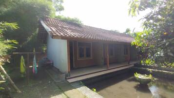 Fachada da propriedade