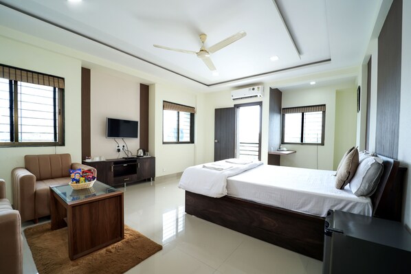 Duplex executivo | 1 quarto, roupas de cama premium, edredons de pluma, escrivaninha