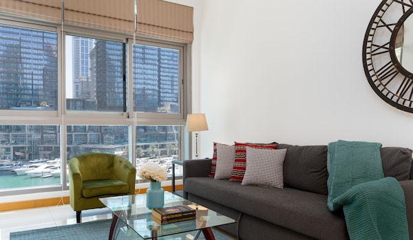 Vacay Lettings - Iris Blue - Dubai