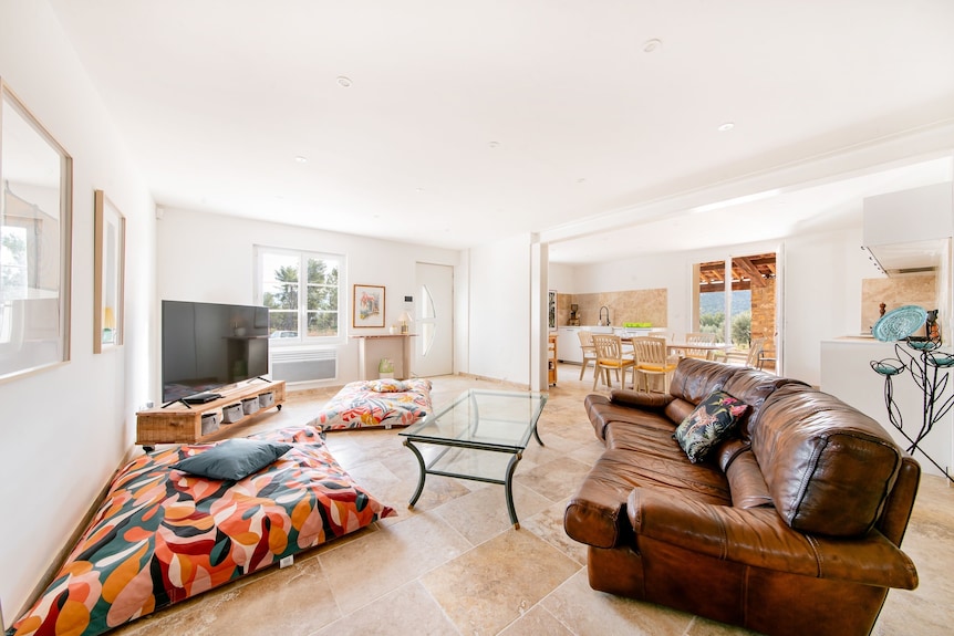 La Maison De Jean - Charmante Maison Avec Stock Tank - Saint-Zacharie