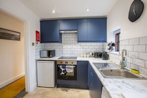 Casa de Campo | Cozinha privada | Um frigorífico, um micro-ondas, um forno, uma placa de cozinha