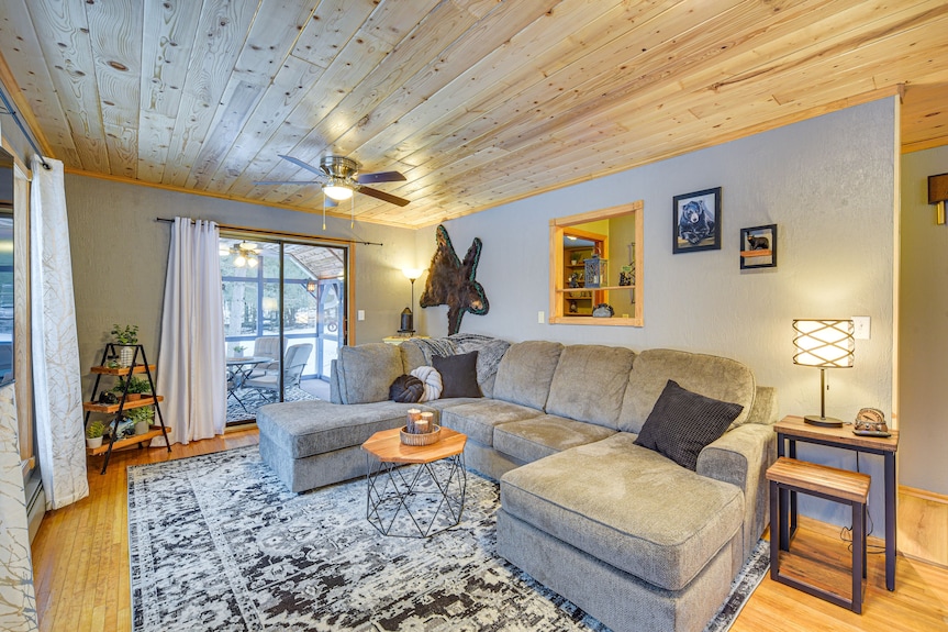 Charming Butternut Lake Getaway W/ Deck & Dock! - Wisconsin