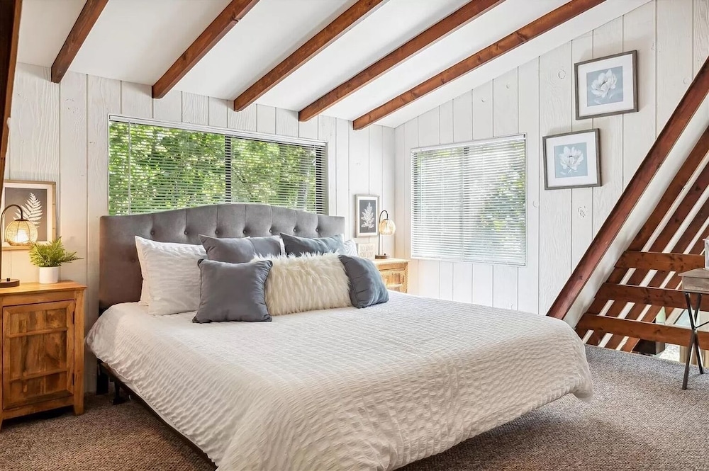 The Chic Chalet - Innsbrook, MO