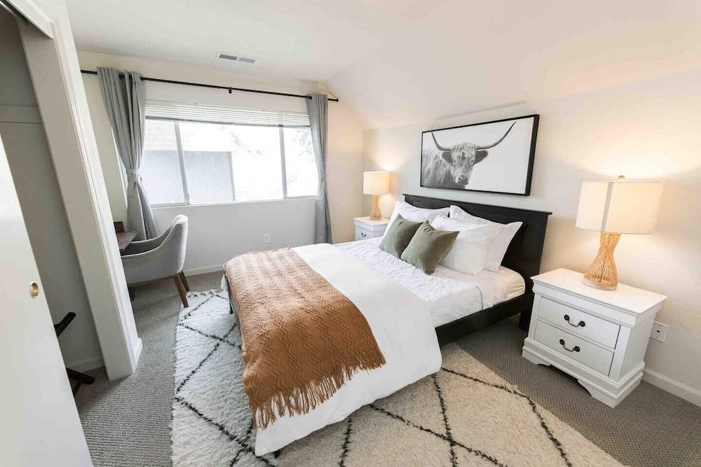 Walk To Downtown & Russian River Brewery - Santa Rosa, CA