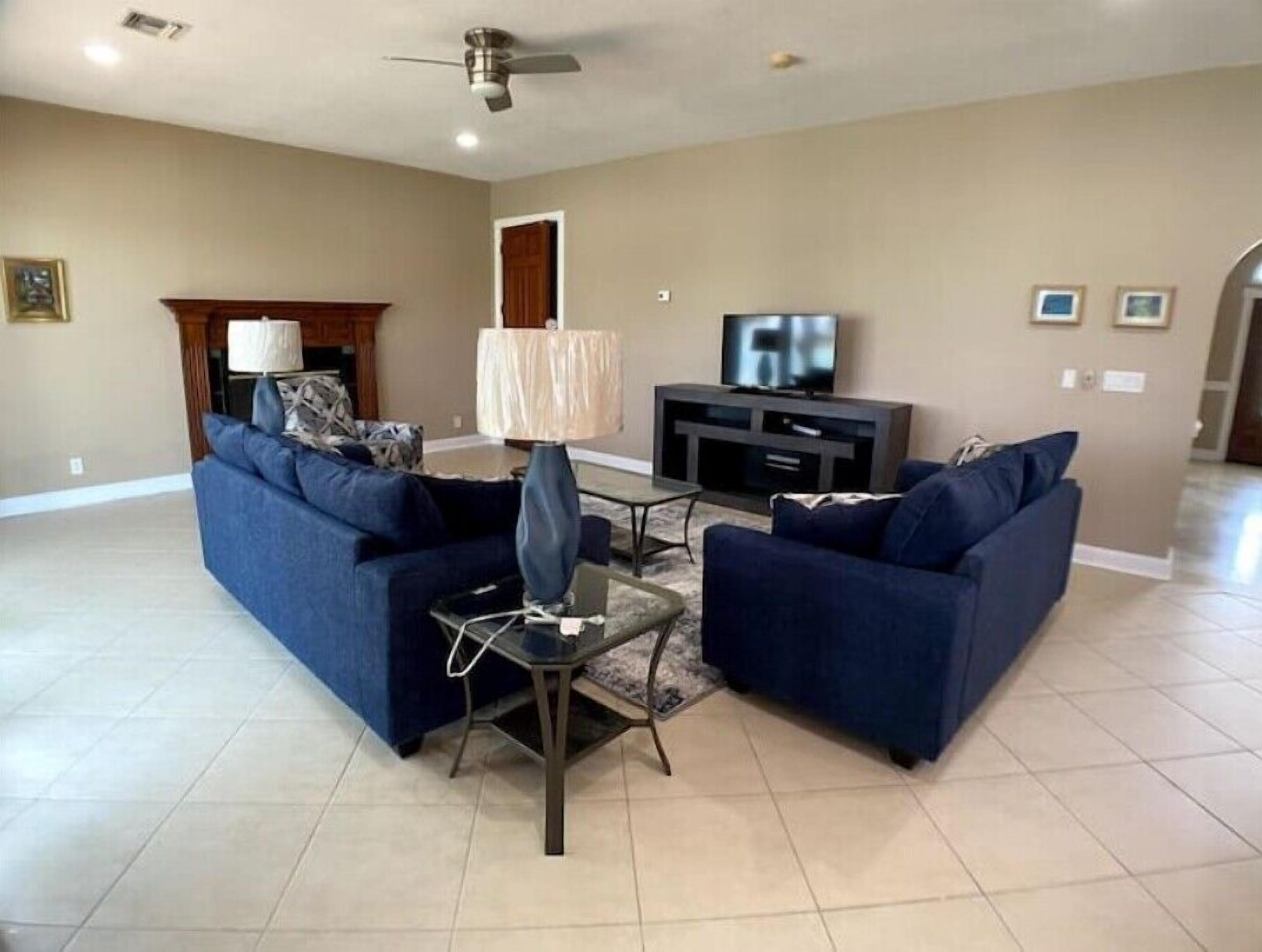 6br/5b Beautiful Waterfront Lux Home W/ Ocean View - Freeport