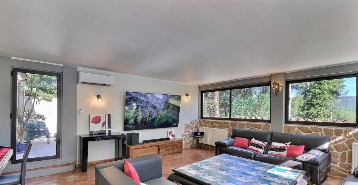 Villa 6 Chambres Avec Piscine Entre Aix En Provence Et Aubagne - La Bouilladisse