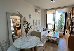 Quarto Tradicional | Sala de estar | TV de ecrã plano 