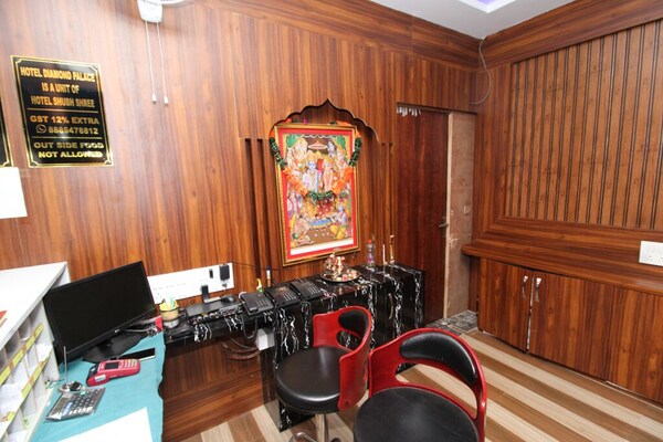 Hotel Diamond Palace - Bhopal
