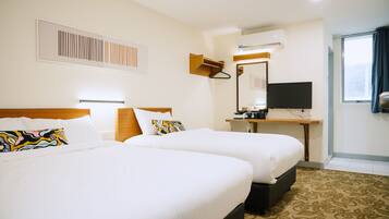 Quarto triplo standard | Escrivaninha, espaço de trabalho para notebook, Wi-Fi de cortesia