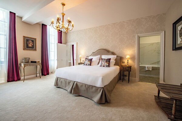 Hôtel De La Poste à Avallon, Bourgogne - Avallon