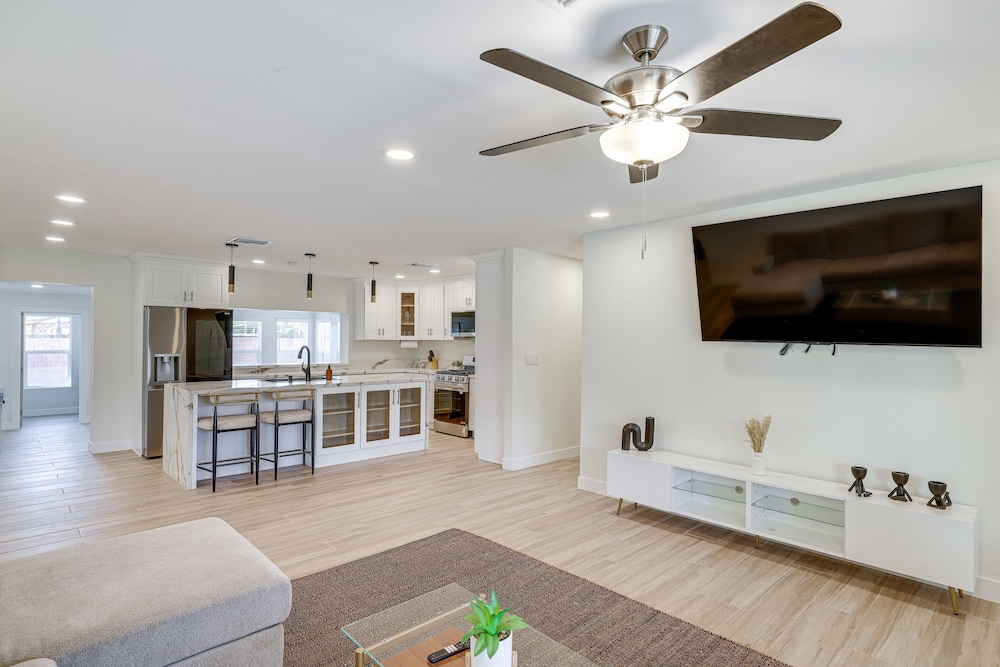 Scottsdale Rental W/ Game Room ~ 3 Mi To Old Town! - Tempe, AZ