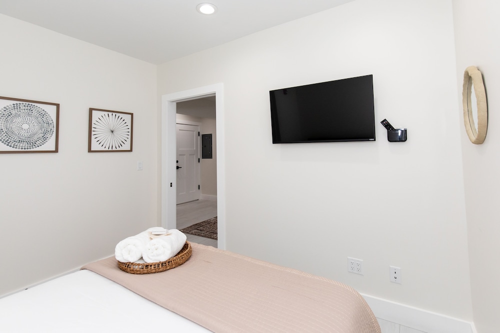 Downtown New 2 Bedroom Condo - Sandusky, OH