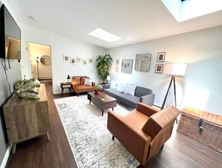 Mid-century In Water Hill W/ Tons Of Natural Light\n - Ann Arbor, MI