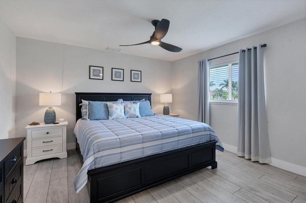 New Listing! Charlotte Harbor Area Resort, 120mi To Disney & 134mi To Universal - Grh783407 - Port Charlotte, FL