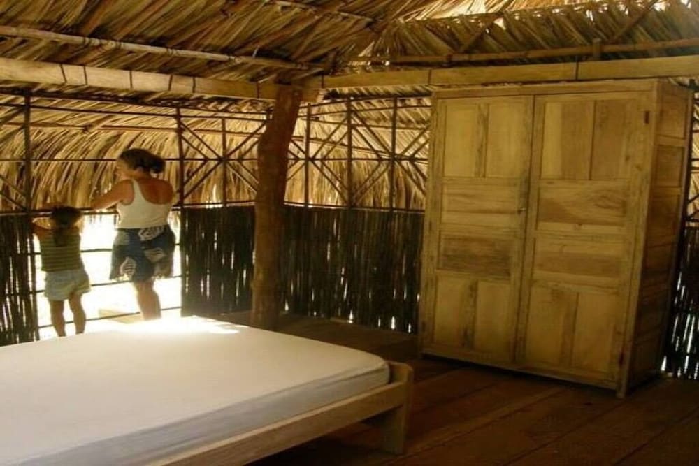 Eco-hotel Con Cabañas Frente Al Mar. Rodeado De Naturaleza - Córdoba (Colombia)
