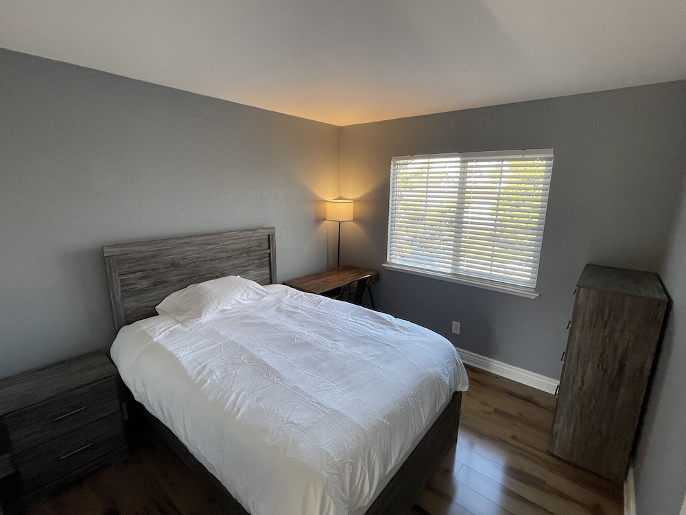 Fully Remodeled Spacious Home - Sacramento, CA