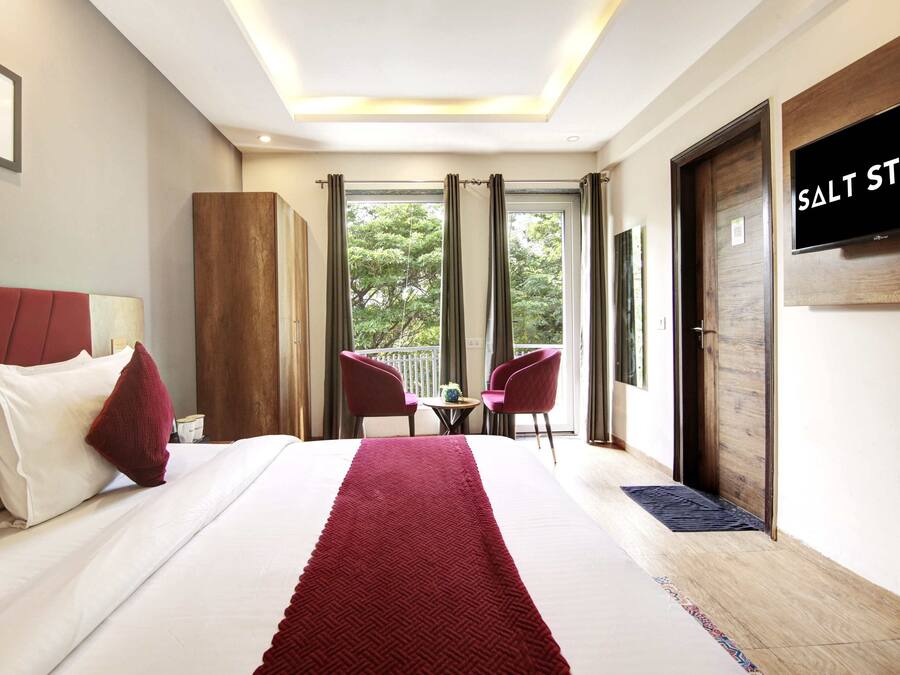 Quarto Duplo Superior, 1 quarto, varanda, Vista para a cidade | Roupa de alta qualidade, cofre no quarto, secretária