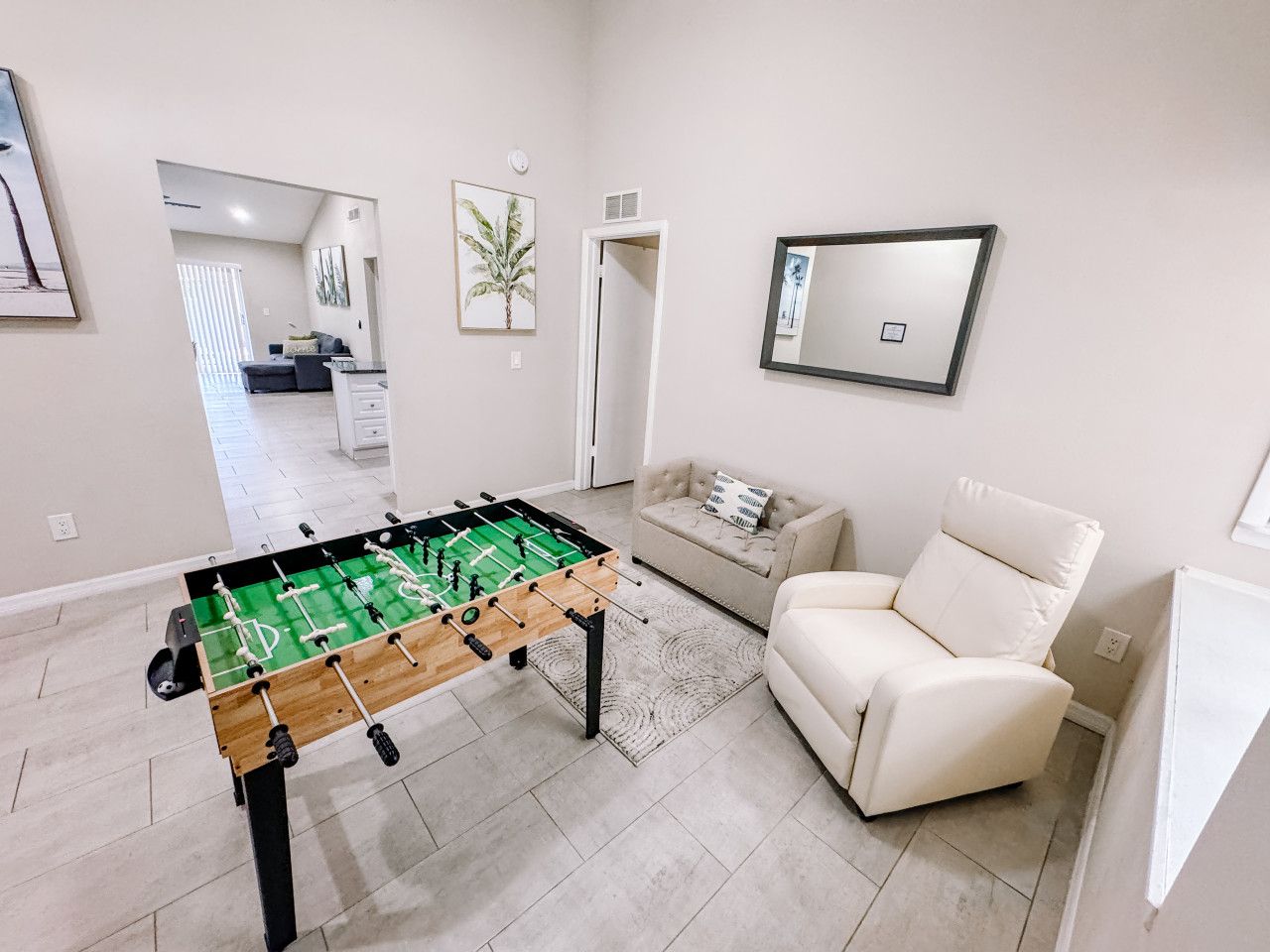 Stylish Urban Haven  Cozy, Clean, Central - Land O' Lakes, FL