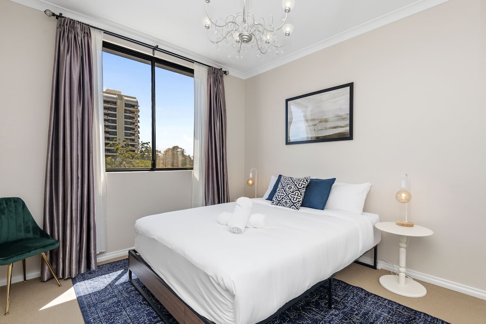 East Perth Luxe Penthouse | Views & Style - South Perth