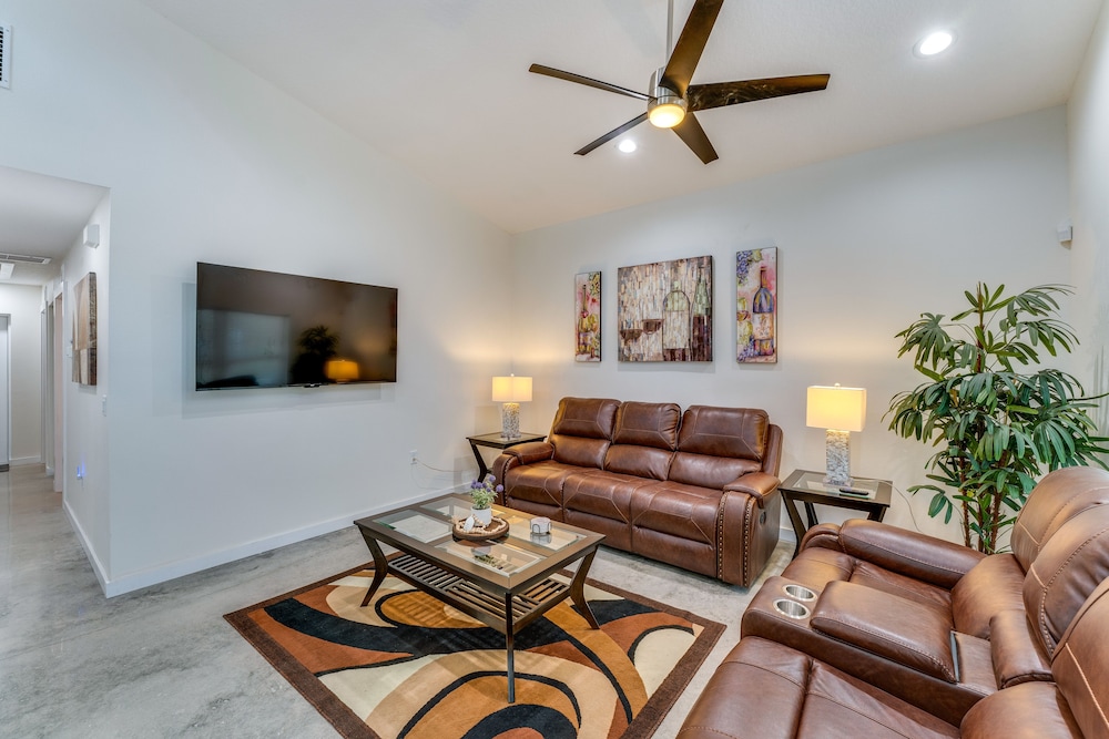 Daytona Beach Vacation Home ~ 4 Mi To Main St Pier - Daytona Beach
