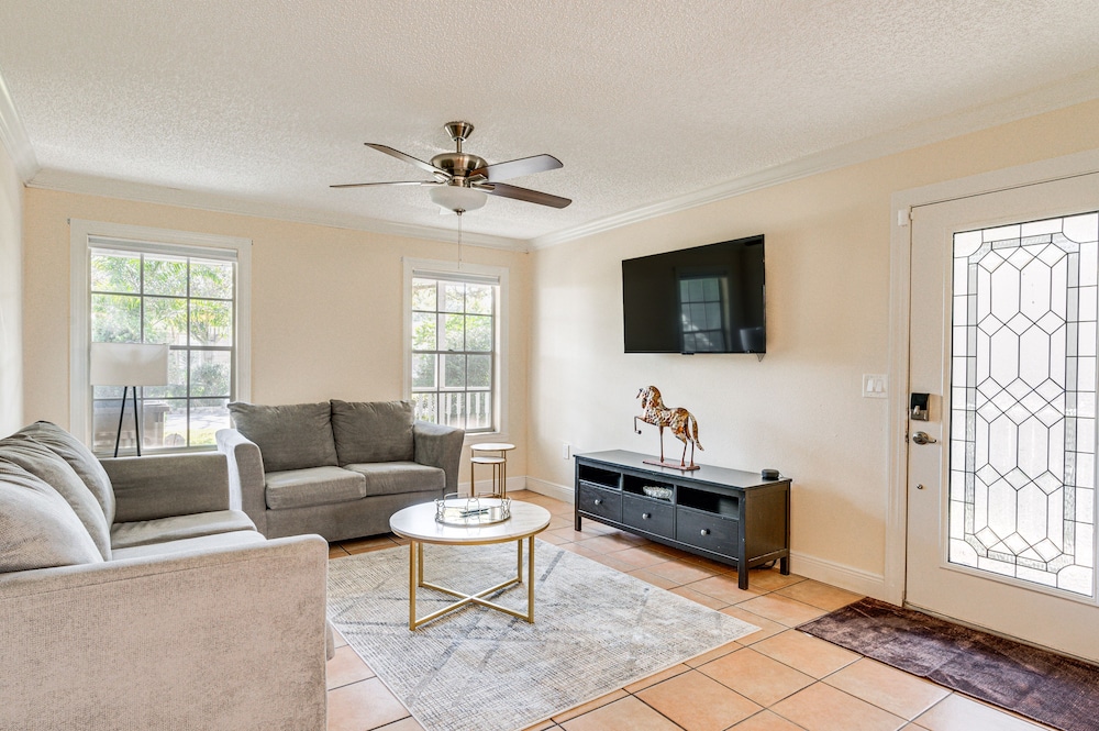 4 Mi To Busch Gardens: Lovely Tampa Home! - Temple Terrace, FL