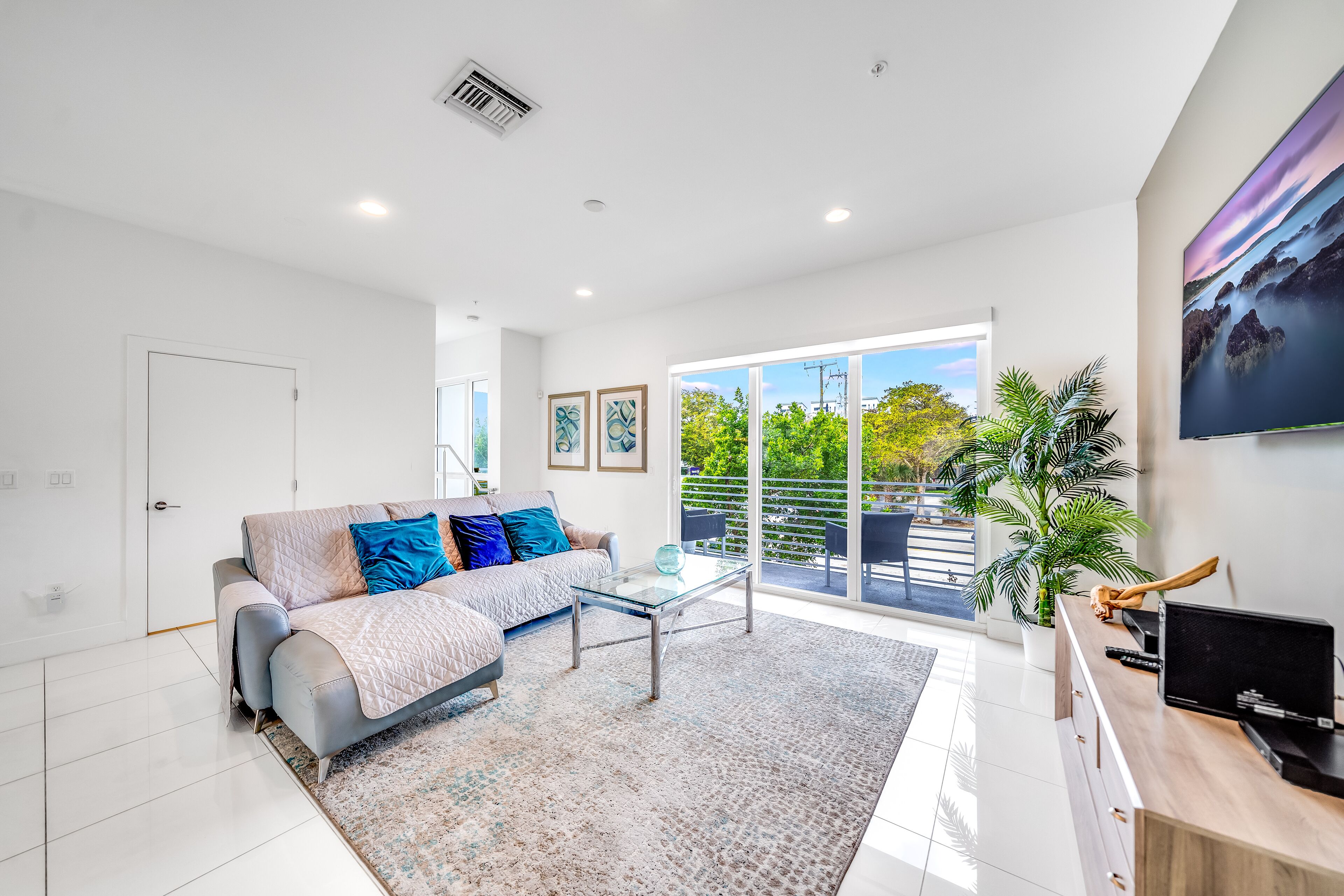 Pool+hot Tub+sauna+gym! 1 Minute Walk To Beach! - Pompano Beach, FL