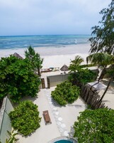 Vila, piscina particular, vista para o mar | Vista para o jardim