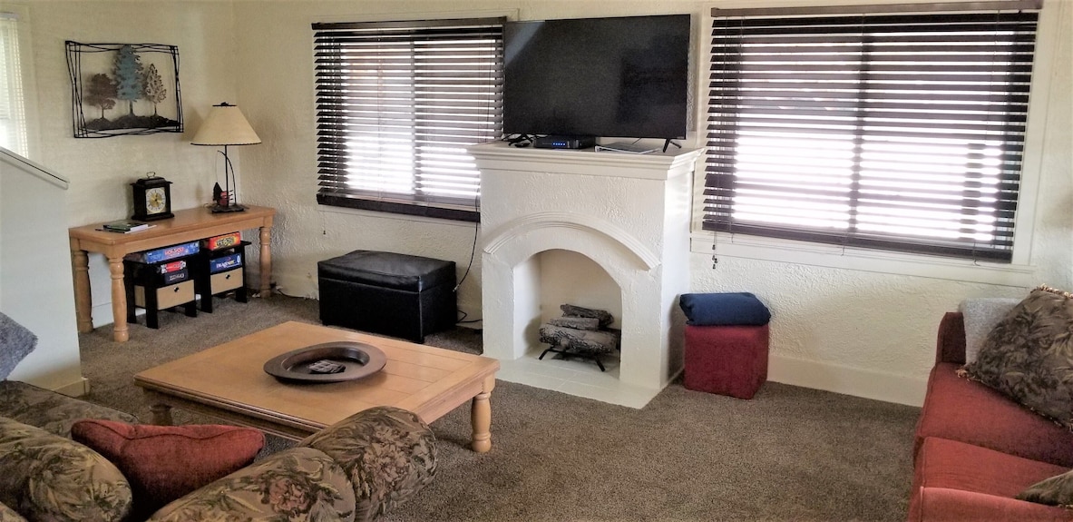 Heart Of The Falls! Cozy For 2, Spacious For 8, Close To Everything! - Kent, OH