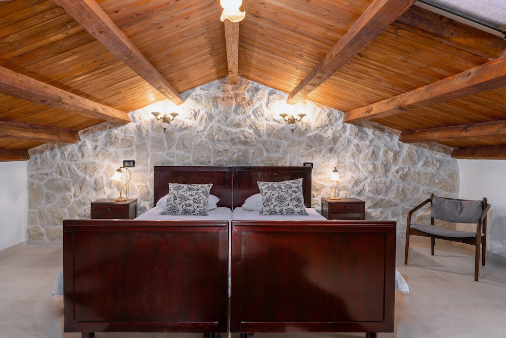 Casa Pietra! Gemütliches Istrianisches Bauernhaus Mit Flair. Komplett Renoviert - Istrie