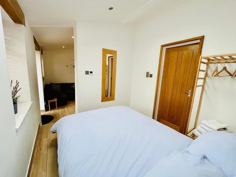 Our Pet-friendly Accommodation Is Ideal For An Escape To The Countryside. - Chepstow