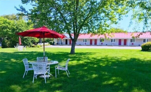 Belmont Motel - Maine