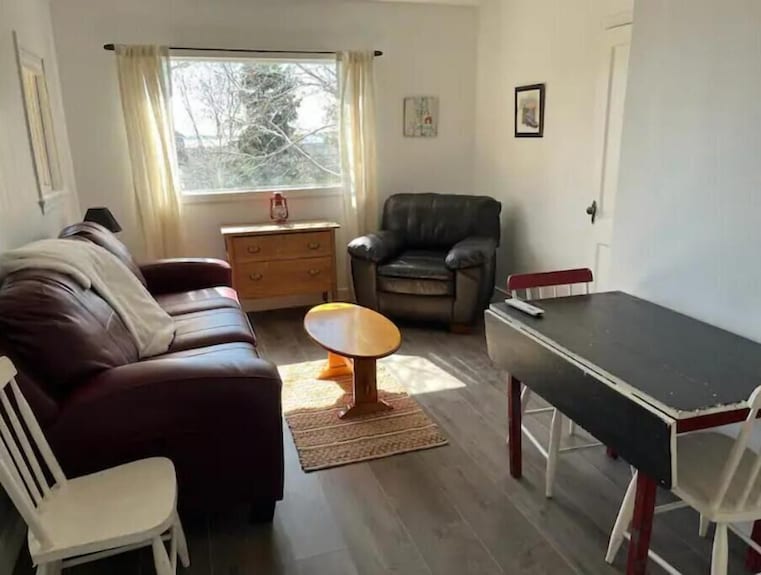 Seaman's Cottage #1 In Summerville Center - Pet Friendly! - Nova Scotia