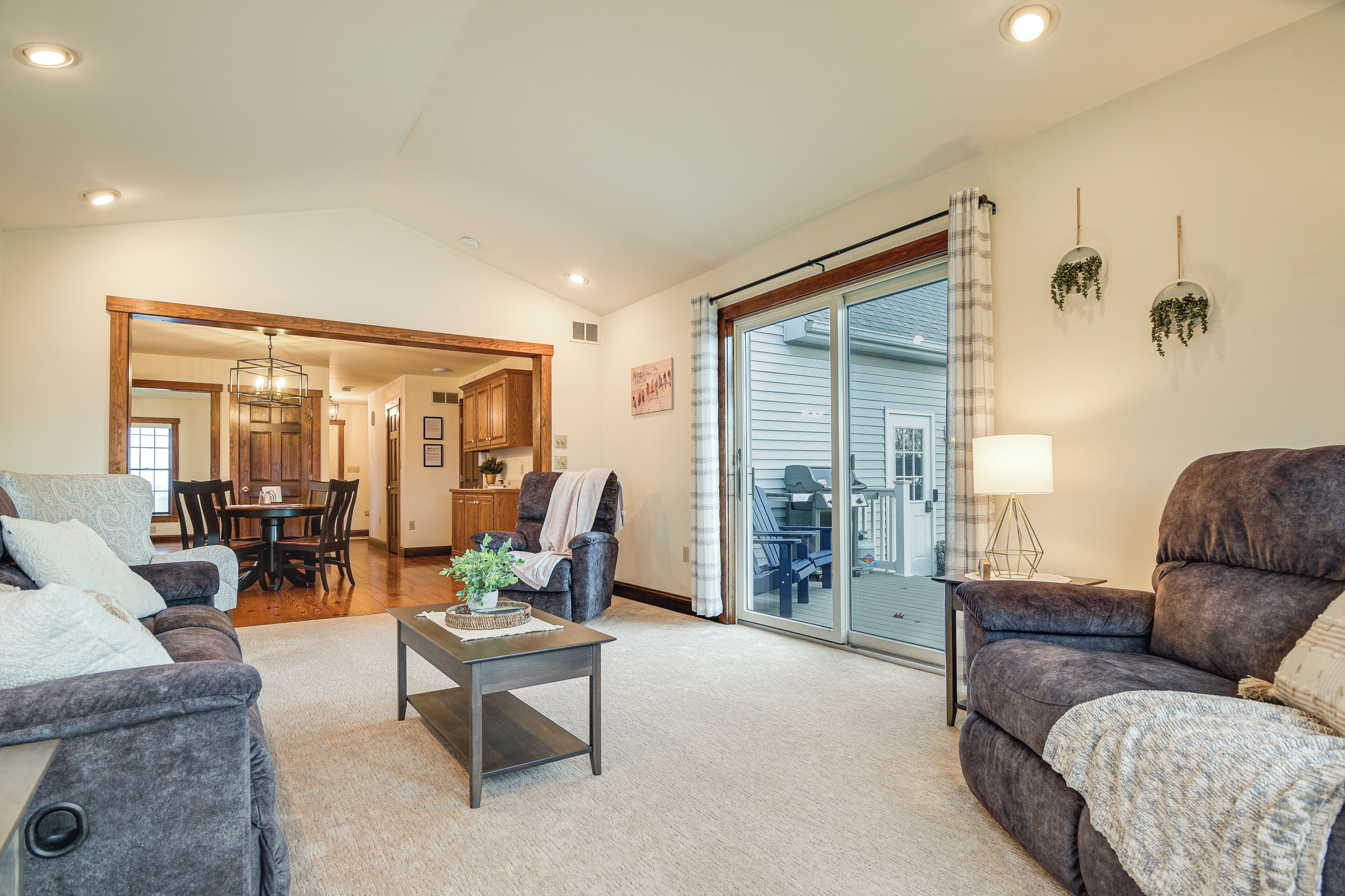 4 Mi To The Amish Village: Spacious Home W/ Deck! - Strasburg, PA