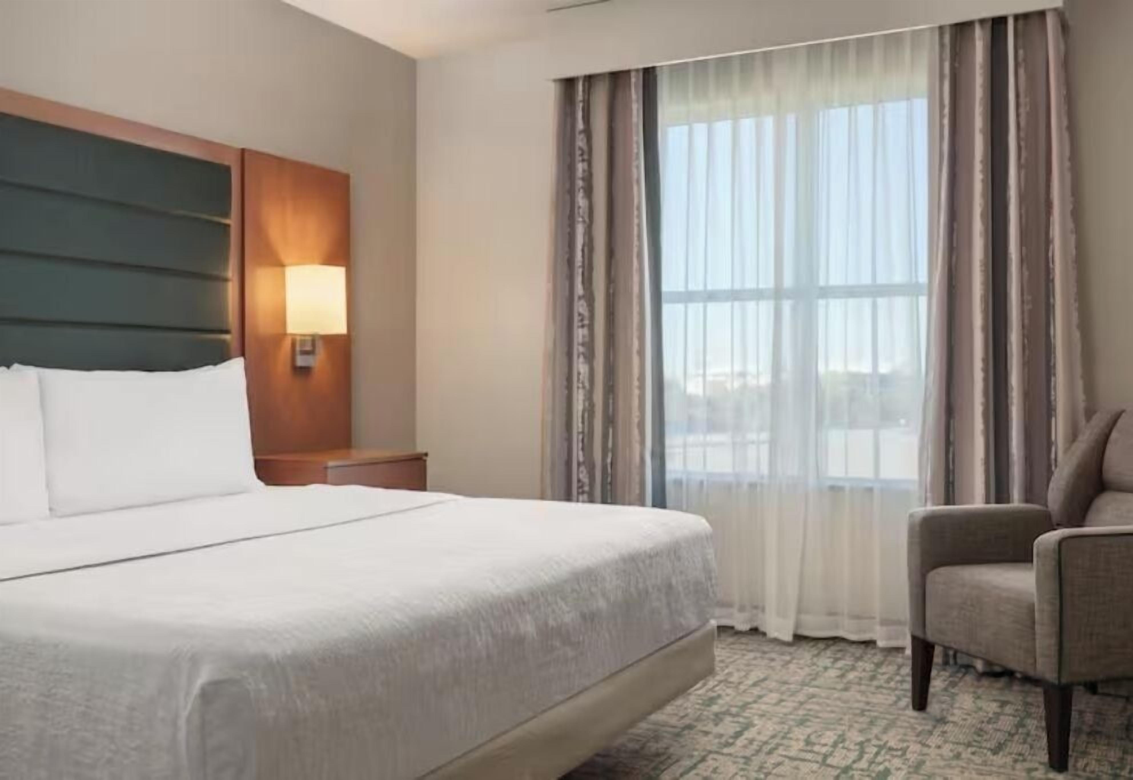 Unforgettable Resort Experiences | 3 Units W/ Full Kitchen & Free Parking + Pool - Pflugerville