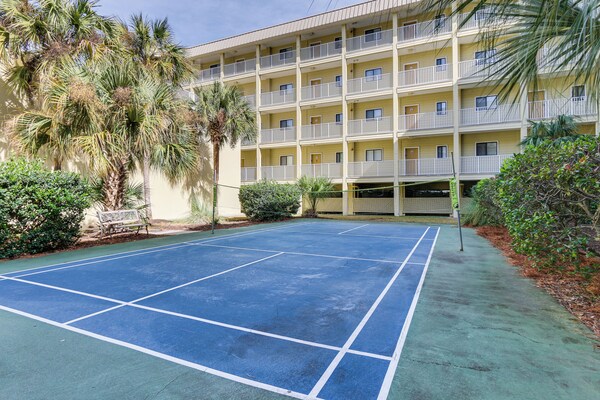 Walk To Beach: Hilton Head Resort Condo W/ Pools! - Île de Hilton-Head, SC
