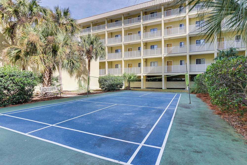Walk To Beach: Hilton Head Resort Condo W/ Pools! - Hilton Head Island, SC