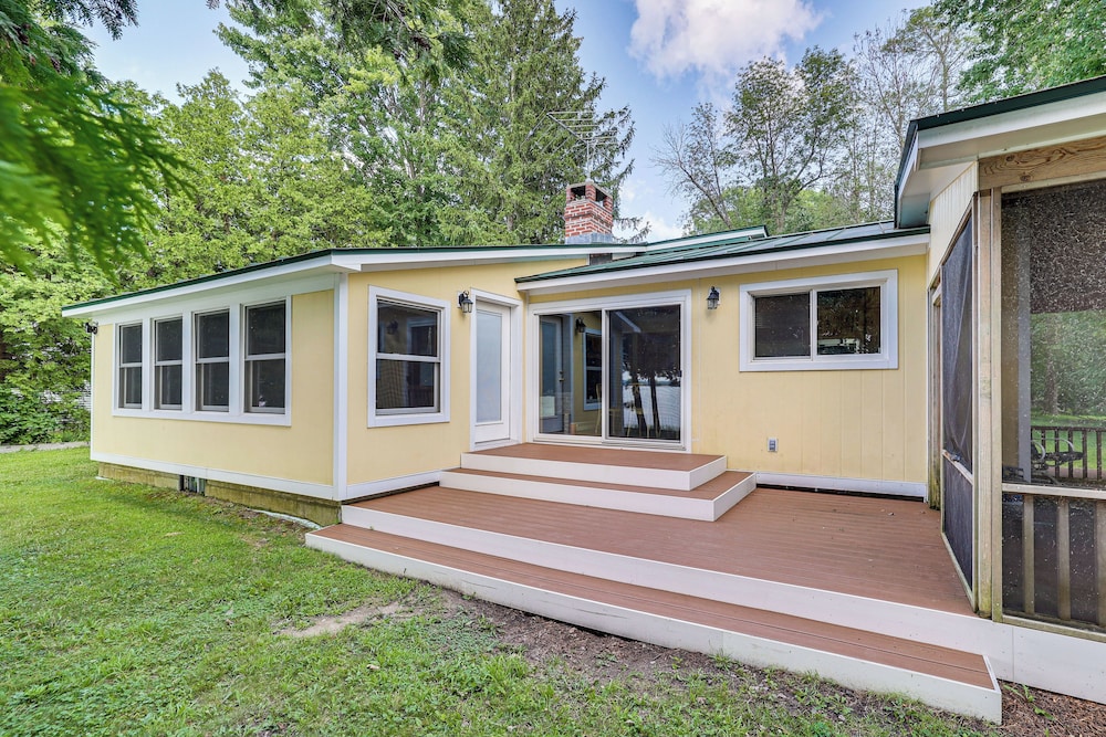 Waterfront North Hero Home W/ Screened Porch - Vermont