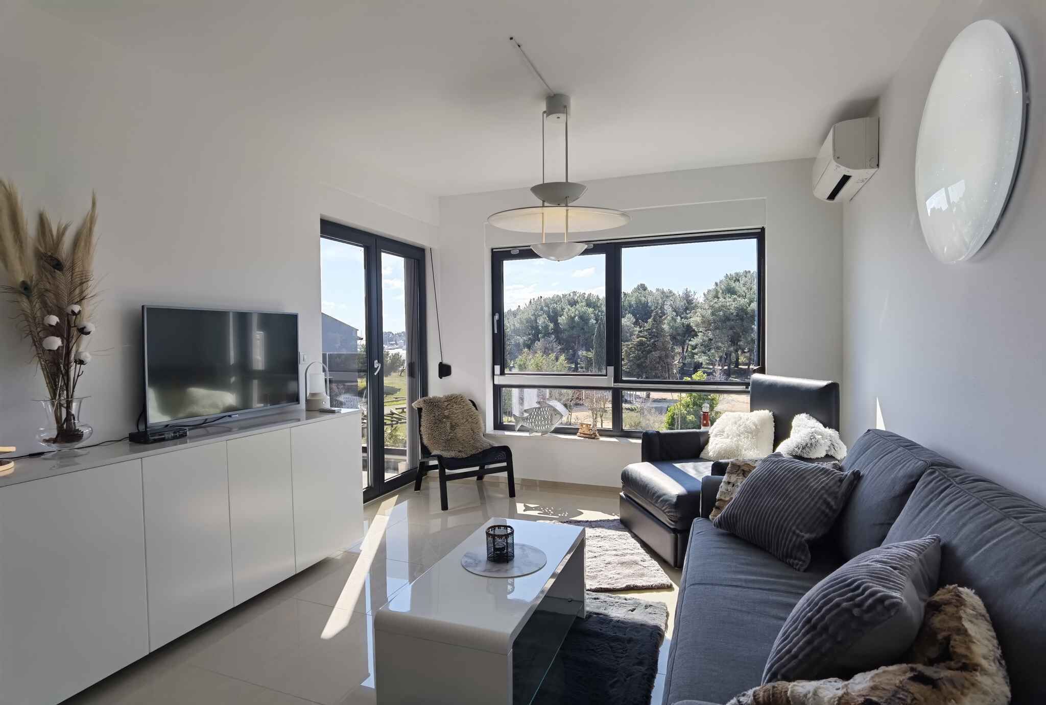 Holiday Apartment With Outdoor Pool, Air Conditioning And Terrace With Sea View - Medulin